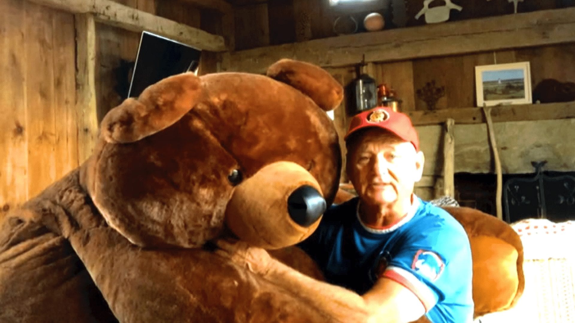 Bill Murray's 'beary' interesting 7th inning stretch