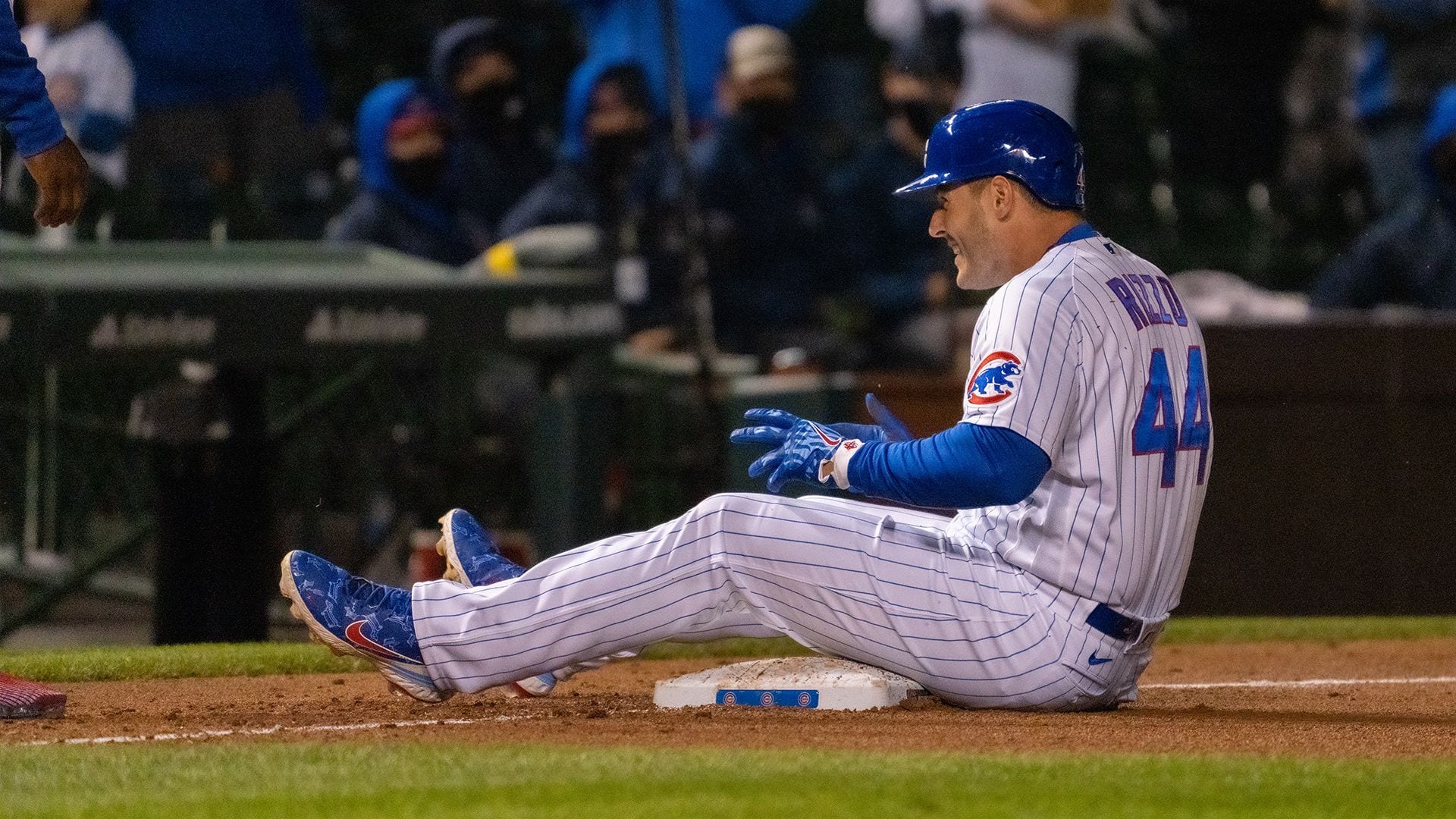 Banner day: Cubs grind out doubleheader sweep of Dodgers
